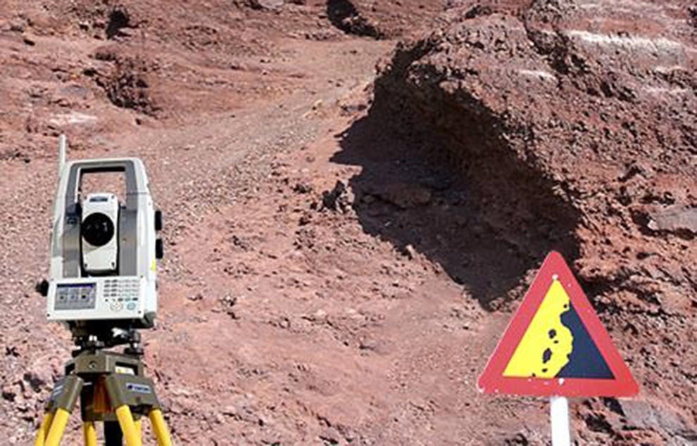 Monitoring for structural health and deformation applications Monitoring for structural health and deformation applications